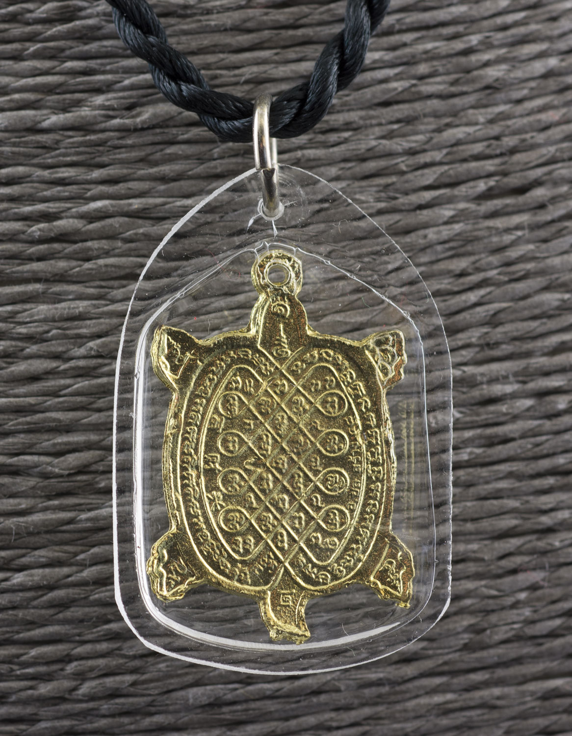 Thai Amulet Necklace - Protection and Good Luck | amulet-thailand.com