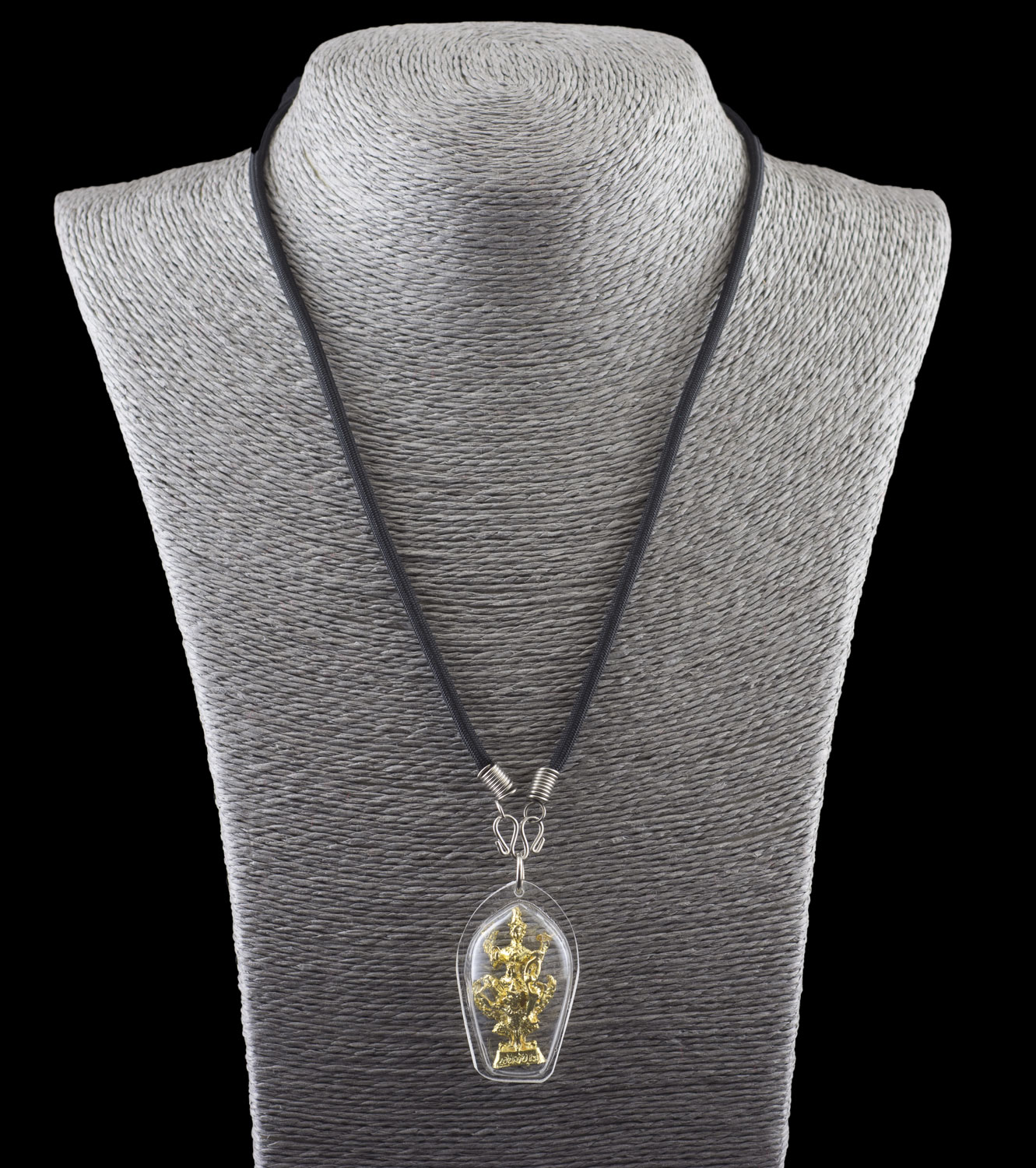 Thai Amulet Necklace - Protection and Good Luck | amulet-thailand.com